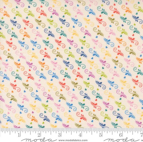 Sariditty Legendary Love Hearts - Porcelain - Quilt Fabric - 123Stitch